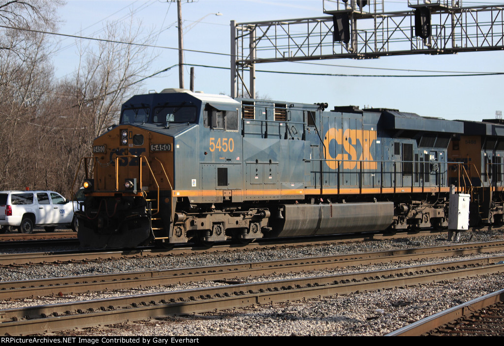 Westbound CSX 5450